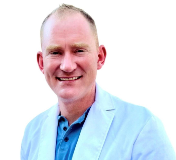 LASIK Eye Surgeon: Dr. Bryant Giles, M.D.